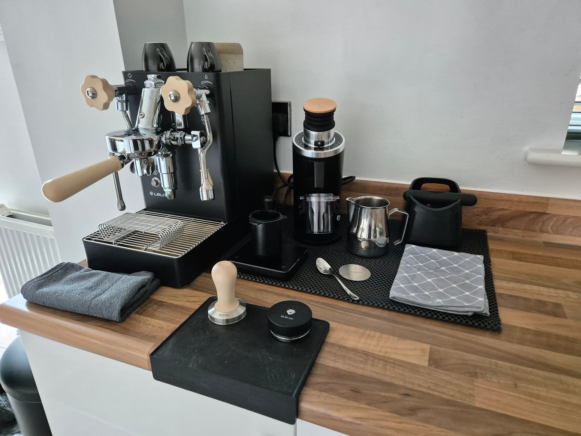 The Solo DF54 - The best budget friendly grinder ever? - Bella Barista