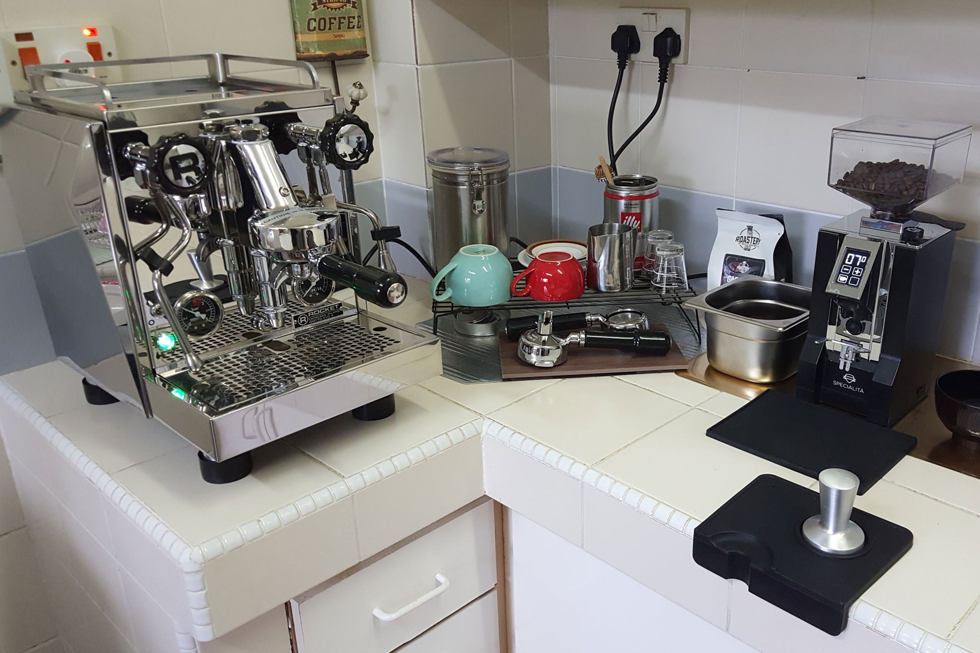 Rocket Giotto Evo and Matt Black Mignon - Bella Barista